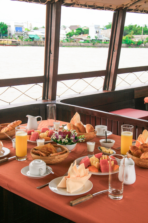Breakfast cruise to a Khmer pagoda | Mekong delta